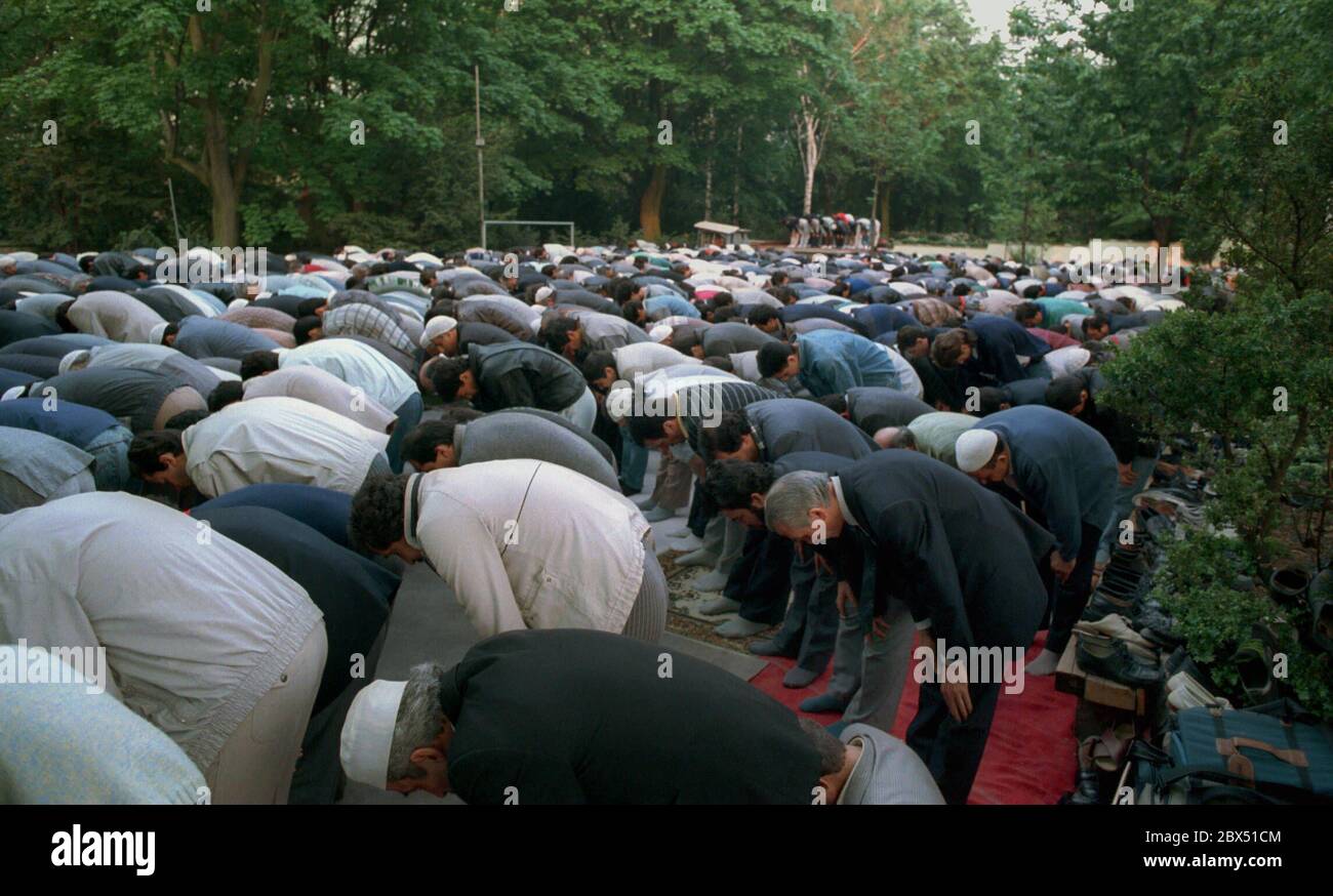 Ramadan prayer germany hi-res stock photography and images - Alamy