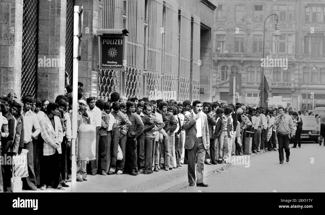 Pakistan in 1990 hi-res stock photography and images - Alamy