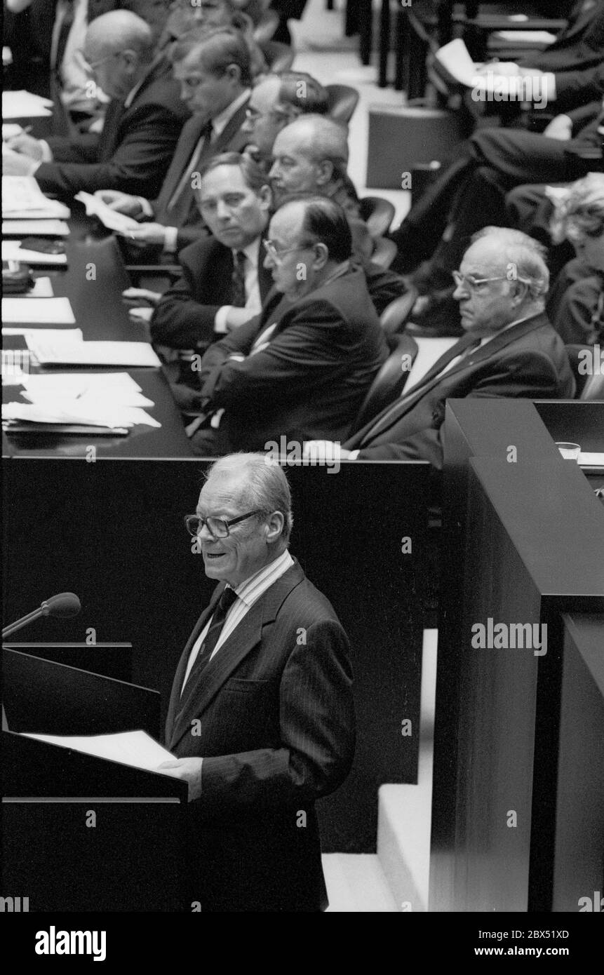 West berlin willy brandt speaks hi-res stock photography and images - Alamy