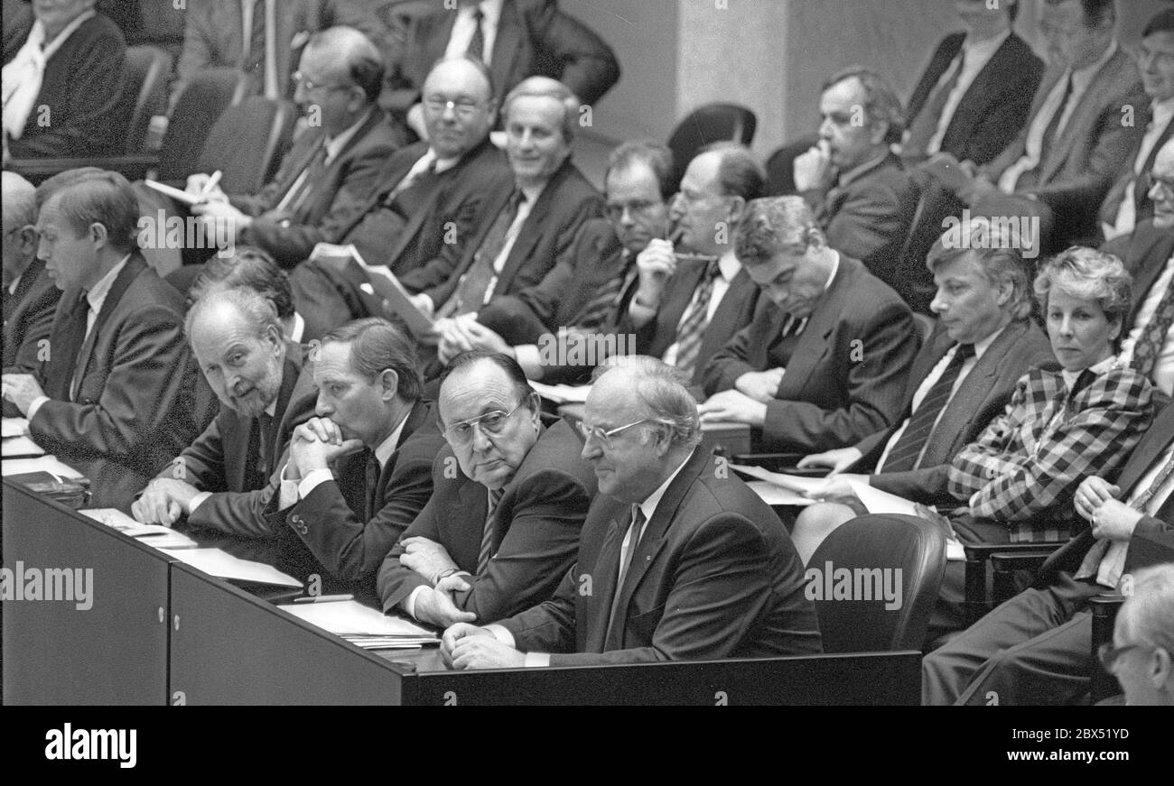 German unification 1990 hi-res stock photography and images - Alamy