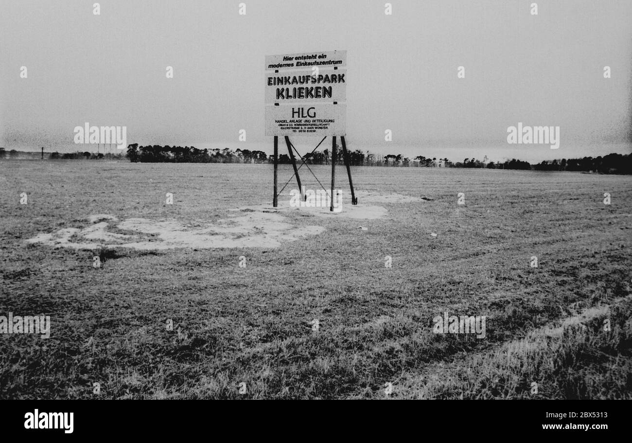 Ddr signs hi-res stock photography and images - Alamy