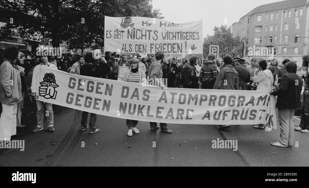 Nuclear protest 1980's usa hi-res stock photography and images - Alamy