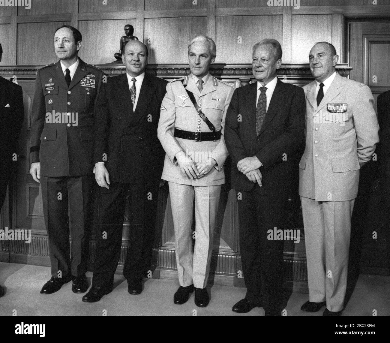 Regime symbols hi-res stock photography and images - Alamy