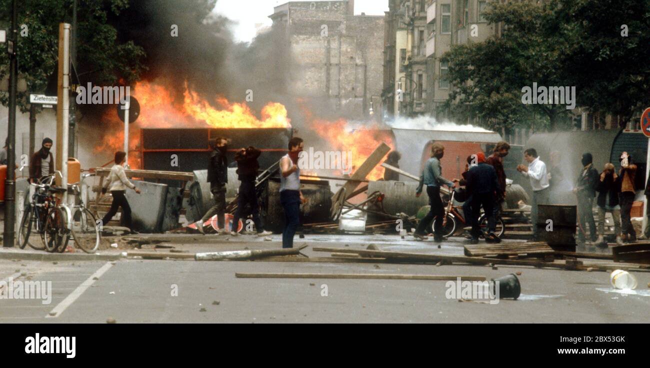 1981 riots hi-res stock photography and images - Alamy