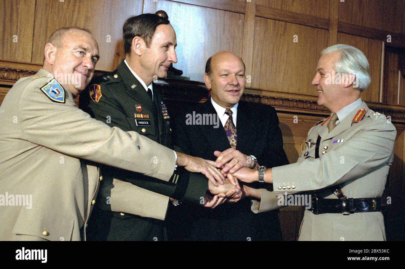 Symbols for germany e hi-res stock photography and images - Alamy