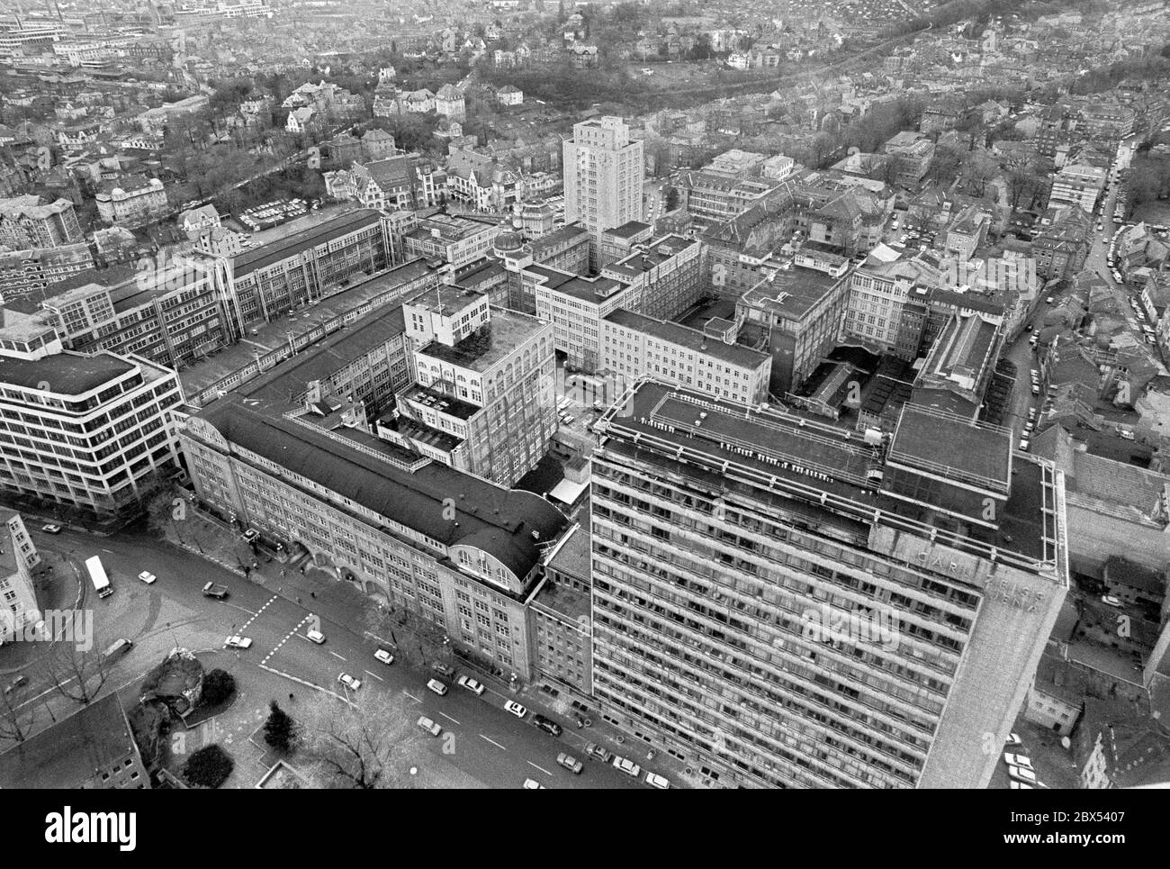 Carl Zeiss Strasse 2
