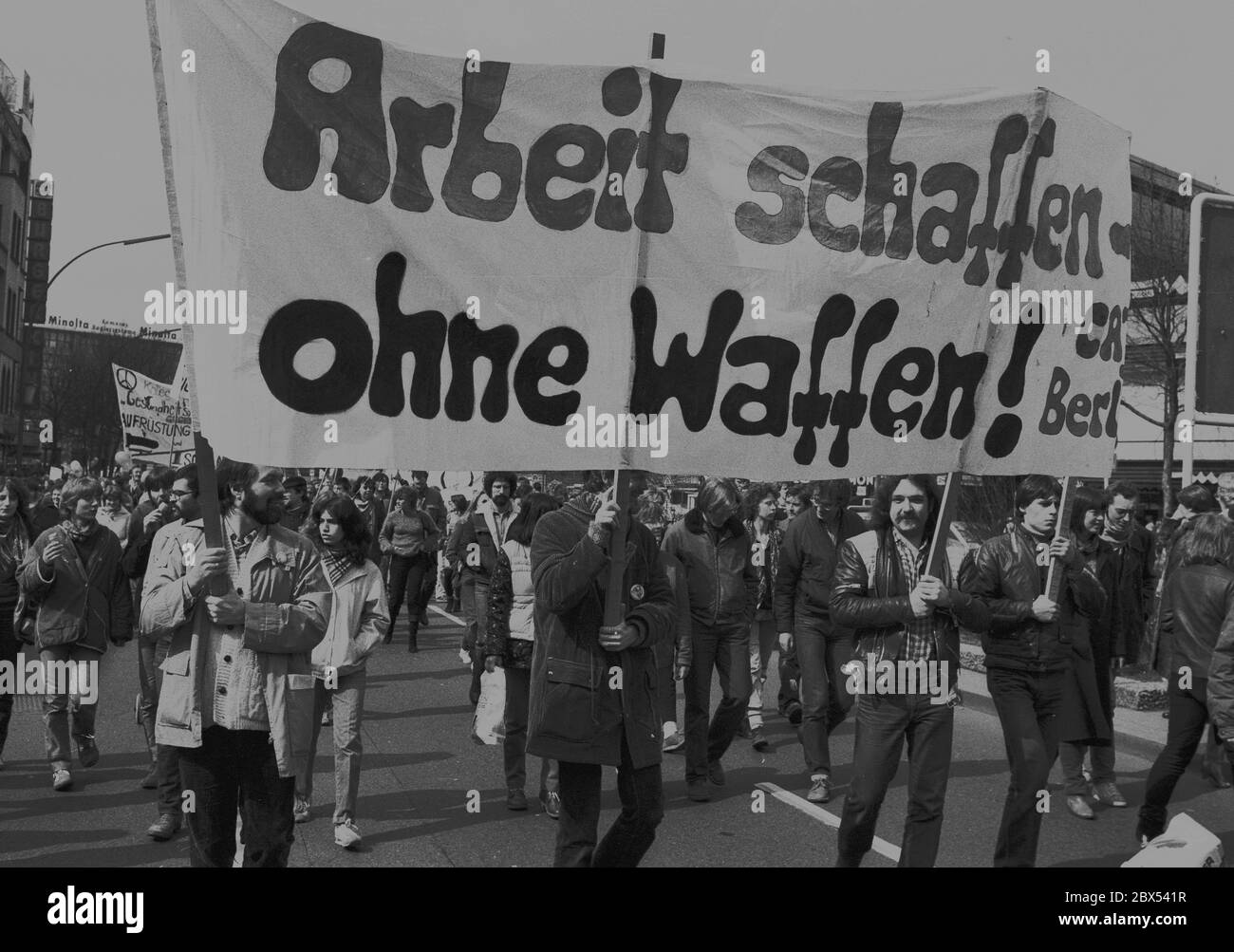 Berlin / 1980-ies / 4.4.1983 Easter march on Tauentzienstrasse. The ...