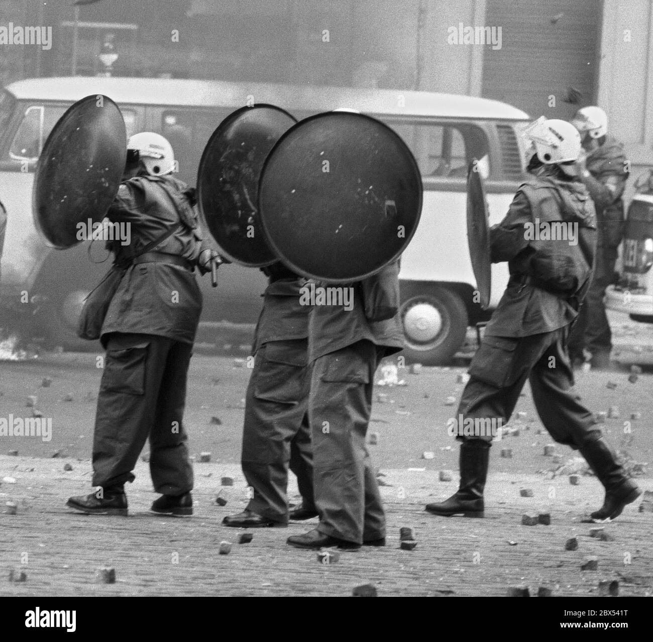 Police in 80s hi-res stock photography and images - Alamy