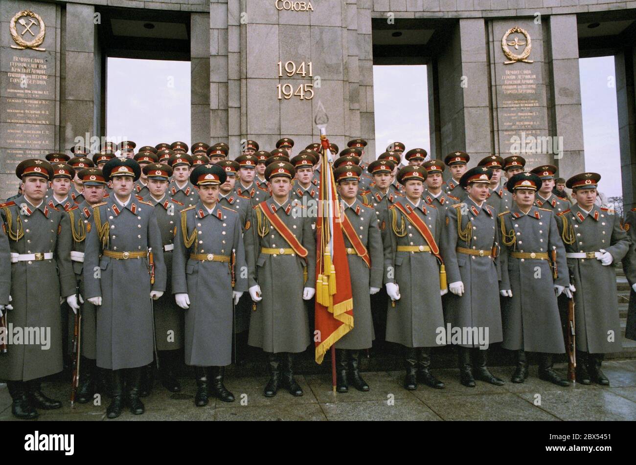 Soviet army hi-res stock photography and images - Alamy