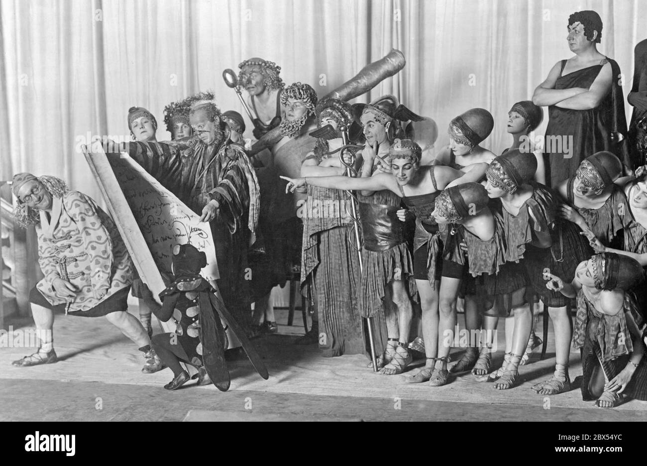 1900s theater hi-res stock photography and images - Alamy