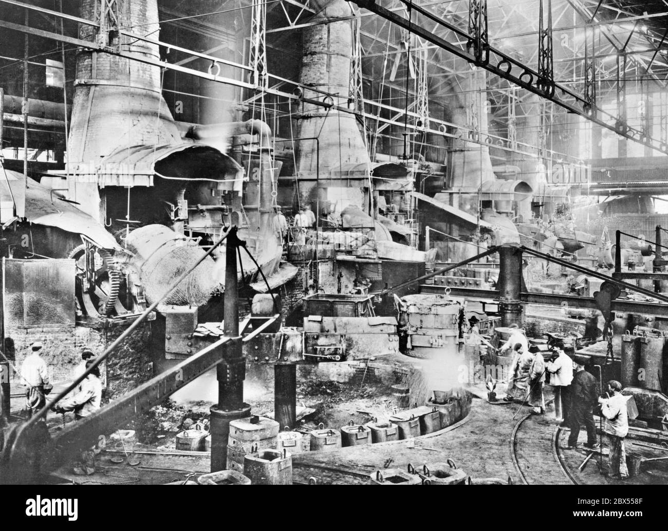 Steel factory 1900s hi-res stock photography and images - Alamy