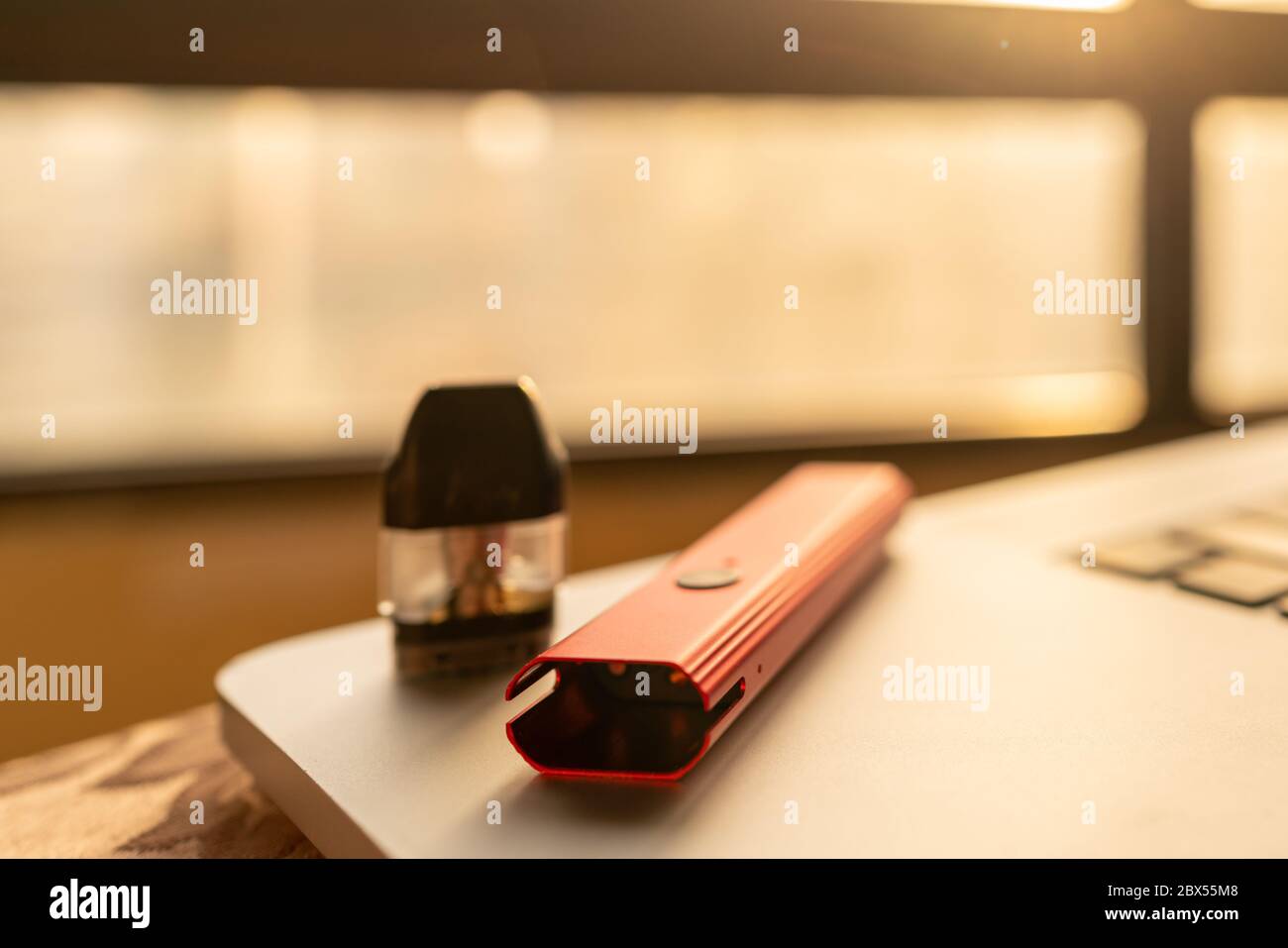 Vaping system hi-res stock photography and images - Alamy