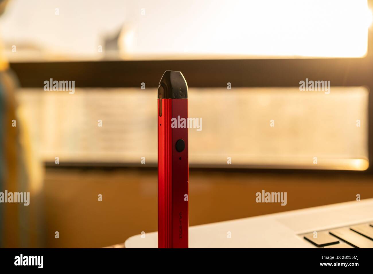 Vaping system hi-res stock photography and images - Alamy
