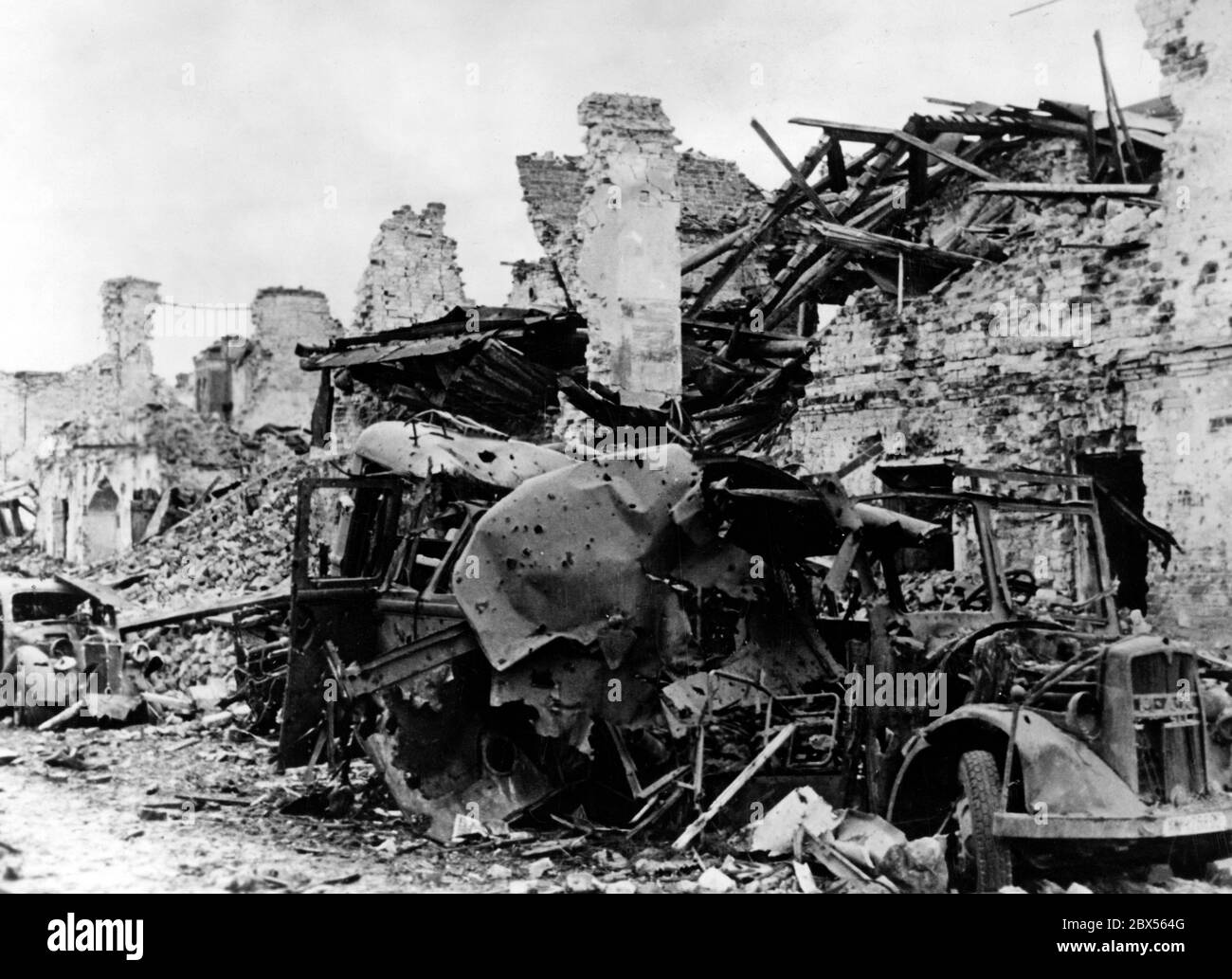 Russian military truck world war hi-res stock photography and images ...