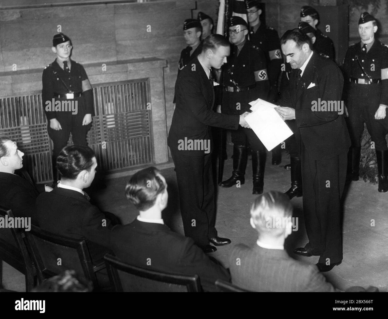 Apprenticeship certificate hi-res stock photography and images - Alamy