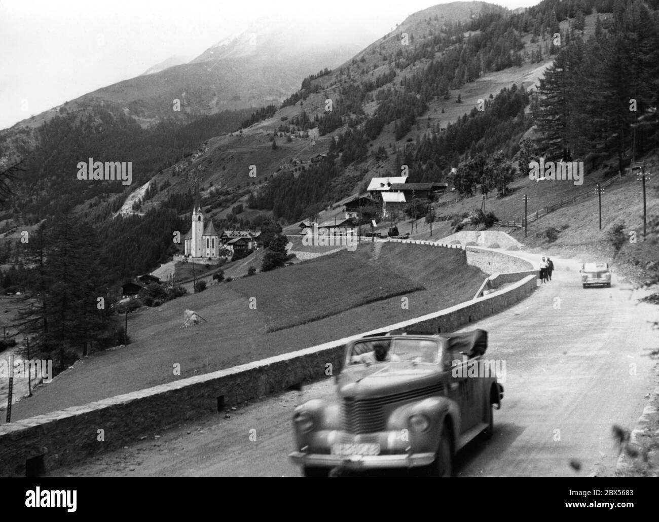 Participants of the Internationale Deutsche Alpenfahrt (International ...