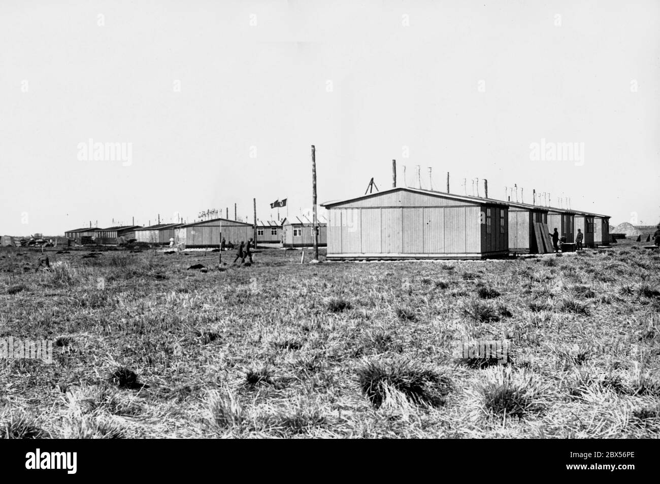 Wooden barracks hi-res stock photography and images - Alamy
