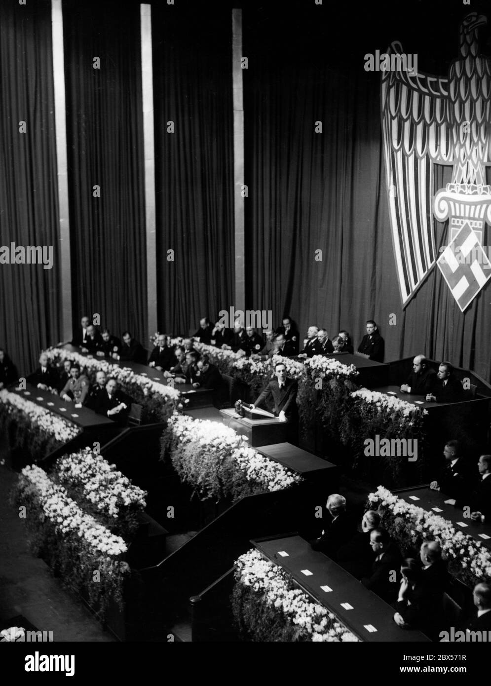 National socialist art nazi propaganda hi-res stock photography and ...