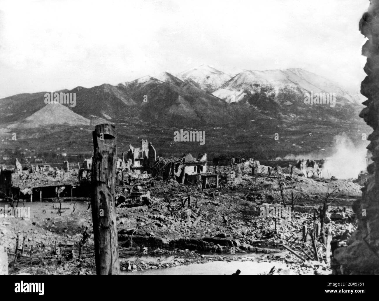 Monte cassino war hi-res stock photography and images - Alamy