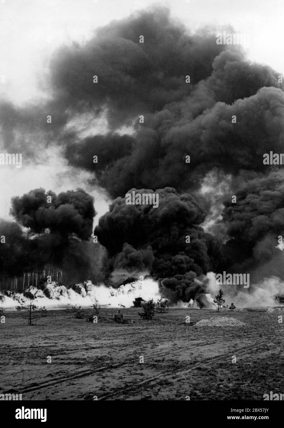 Flamethrower hi-res stock photography and images - Alamy