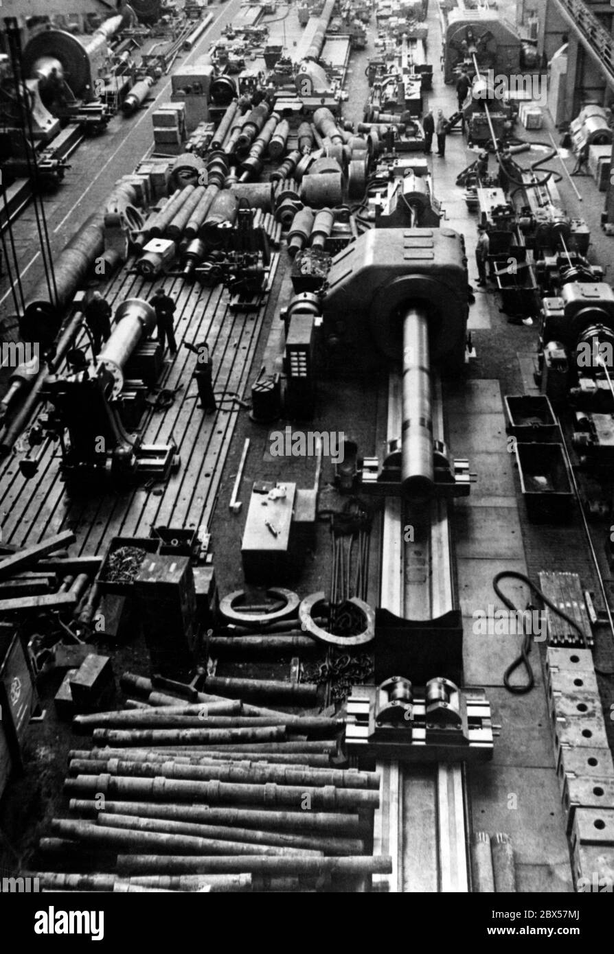 Historical machines hall hi-res stock photography and images - Alamy