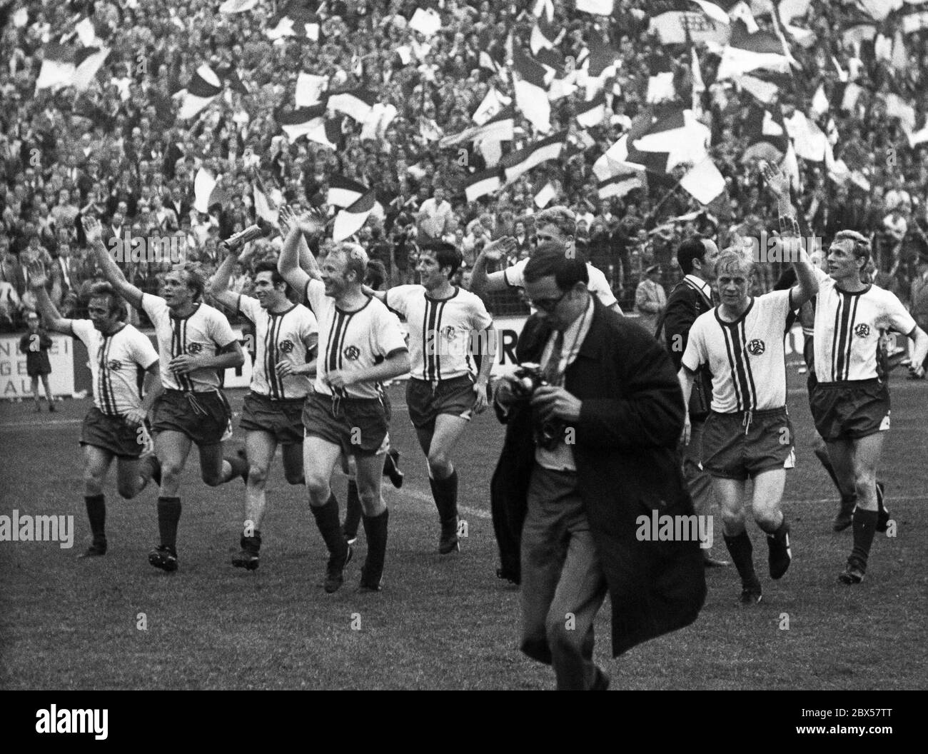 Team rot weiss essen celebrates victory hi-res stock photography and ...