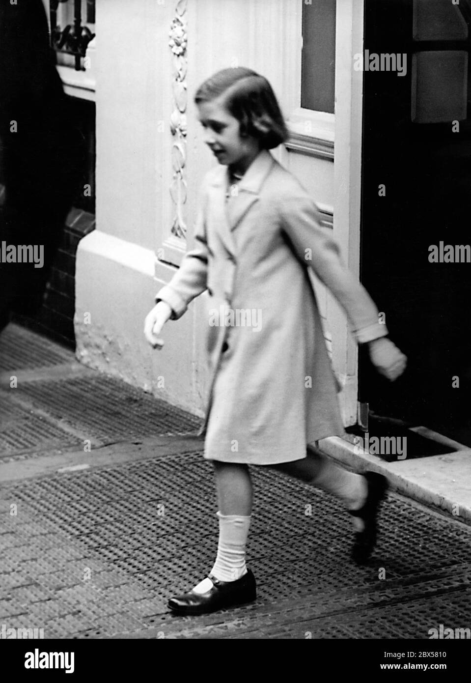 Bath of the queen Black and White Stock Photos & Images - Alamy