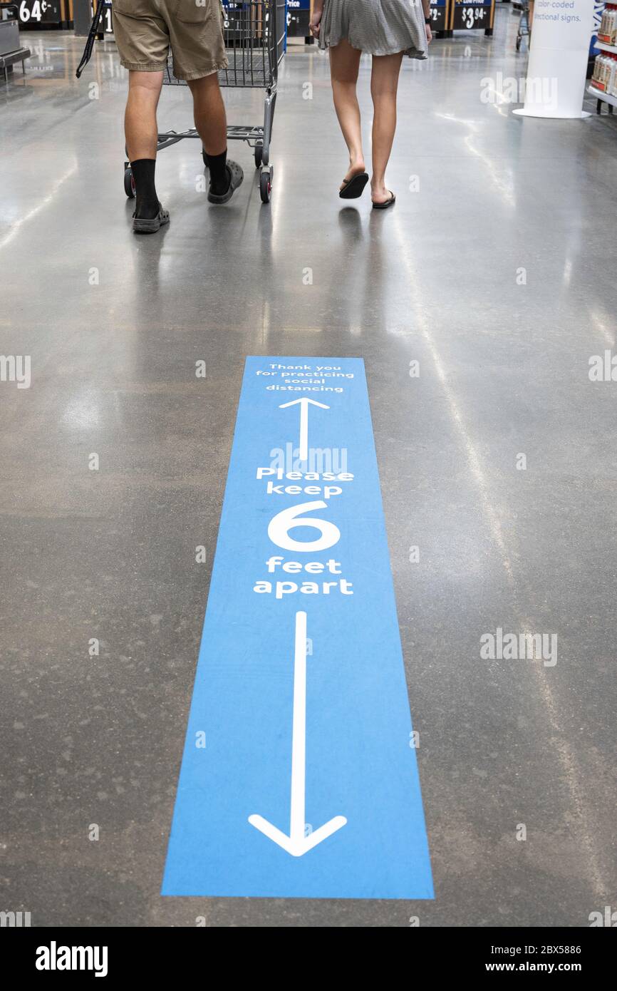 Vidalia, Georgia / USA - May 4, 2020: Walmart’s social distancing ...