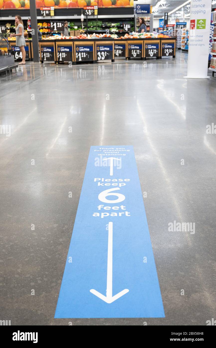 Vidalia, Georgia / USA - May 4, 2020: Walmart’s social distancing ...