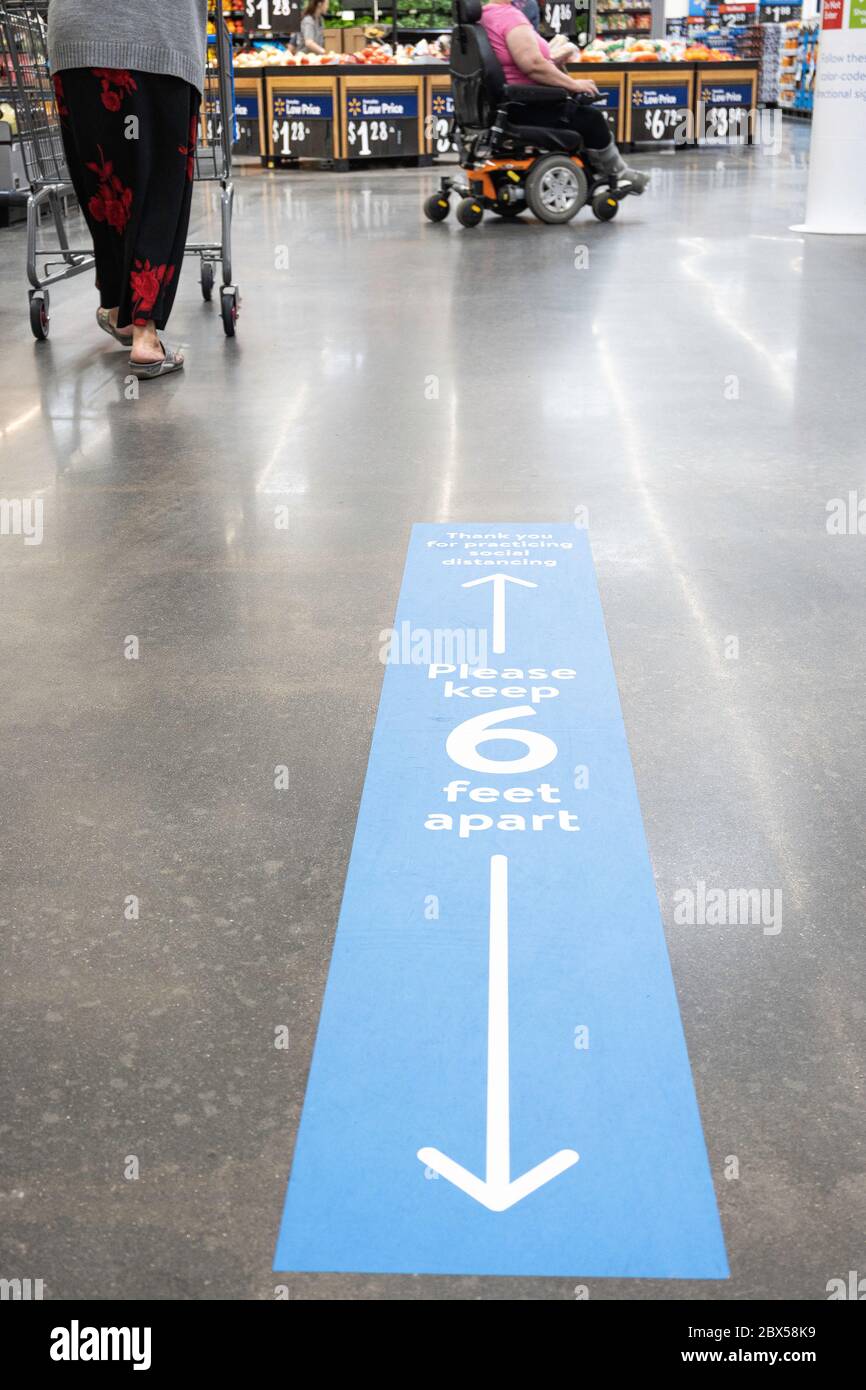 Vidalia, Georgia / USA - May 4, 2020: Walmart’s social distancing ...