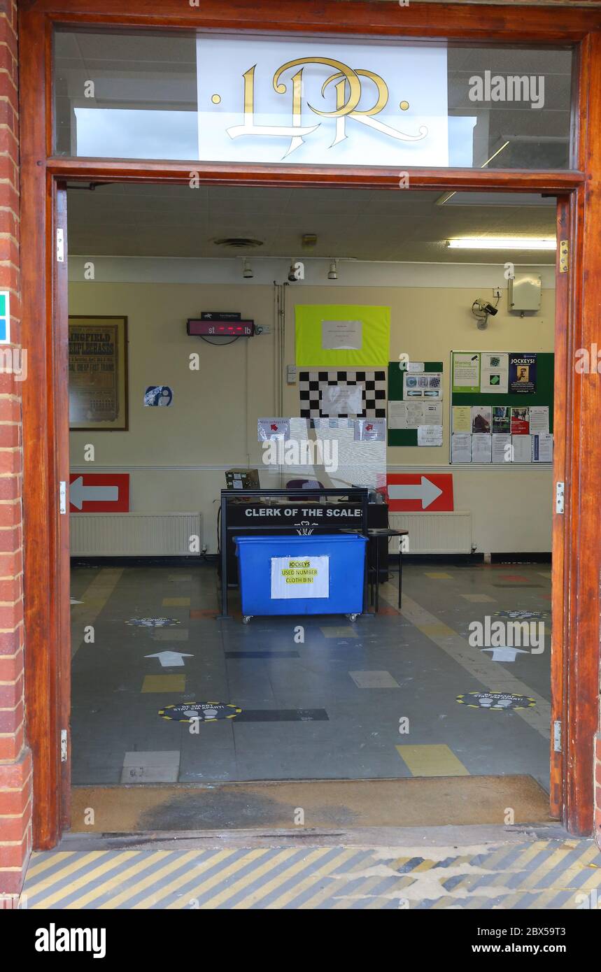 Perspex screen lingfield racecourse hi-res stock photography and images ...