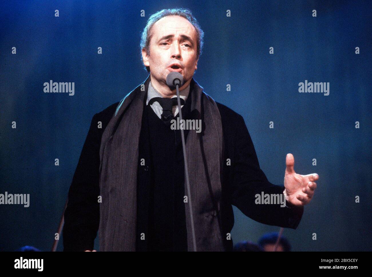 Opernsänger JOSÉ CARRERAS bei einem Auftritt in der Sendung WETTEN ...