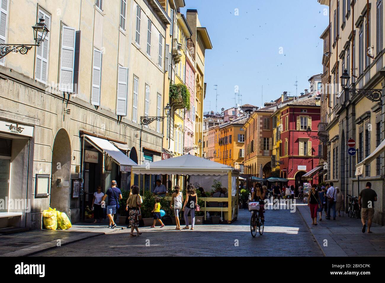 Old town parma emilia romagna italy hi-res stock photography and images ...