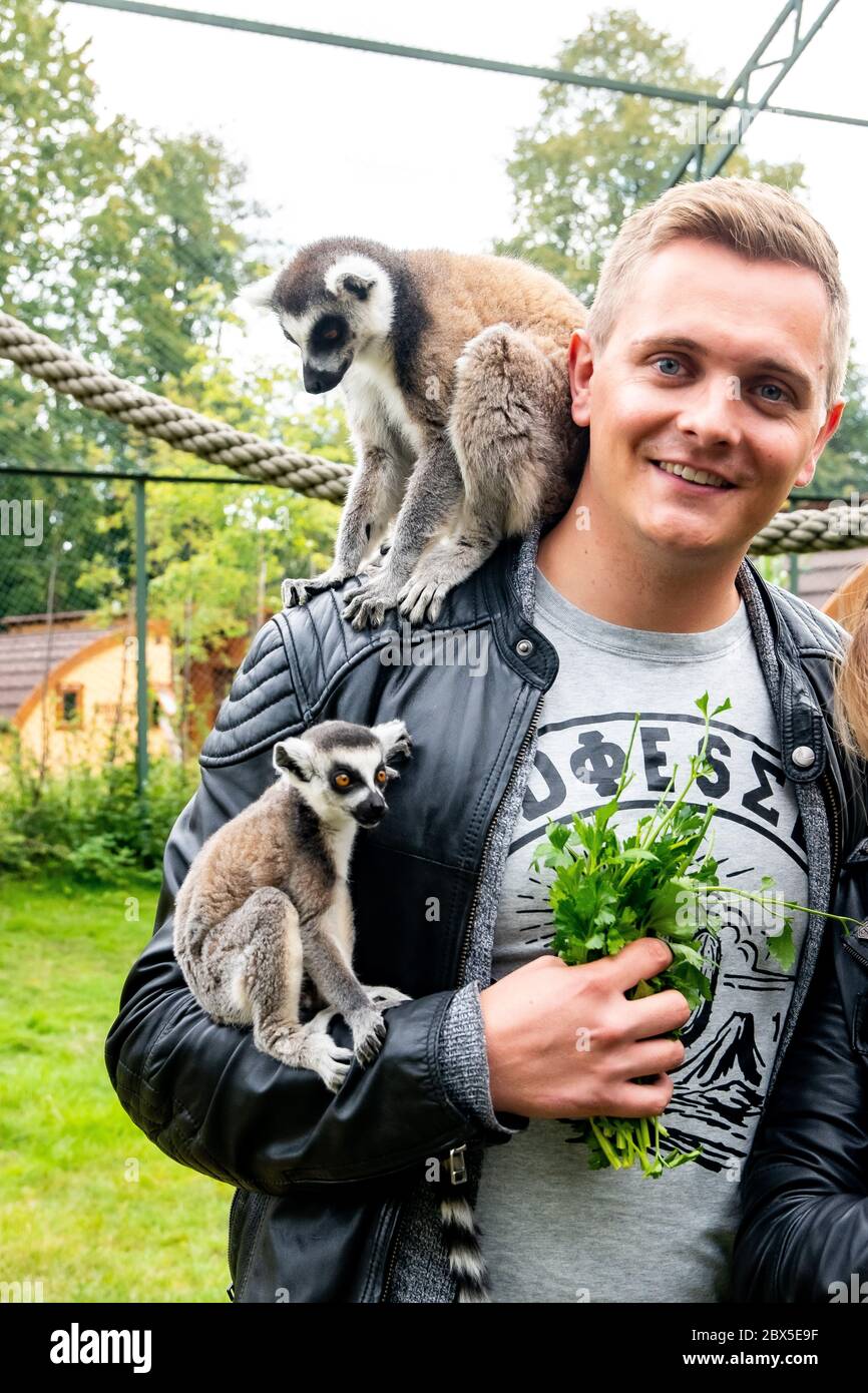 Hodenhagen, Germany. 06th Sep, 2019. Annemarie Eilfeld and her friend ...