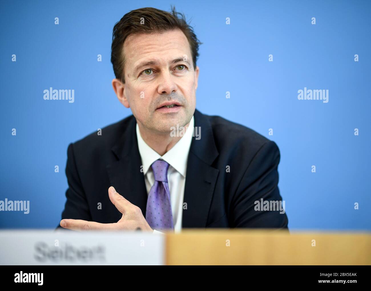 Steffen seibert hi-res stock photography and images - Alamy