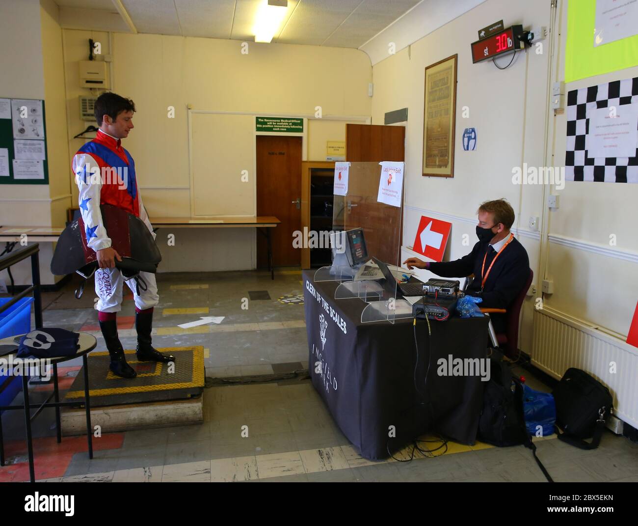 Perspex screen lingfield racecourse hi-res stock photography and images ...