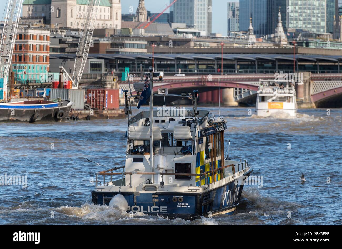 River thames police boat hi-res stock photography and images - Alamy