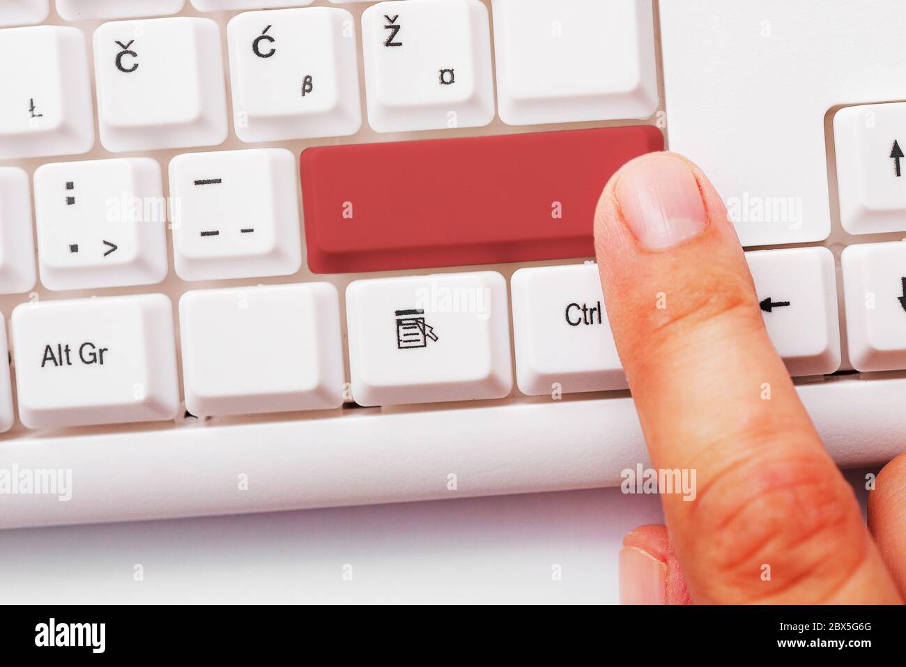White Pc Keyboard With Empty Note Paper Above White Key Copy Space ...
