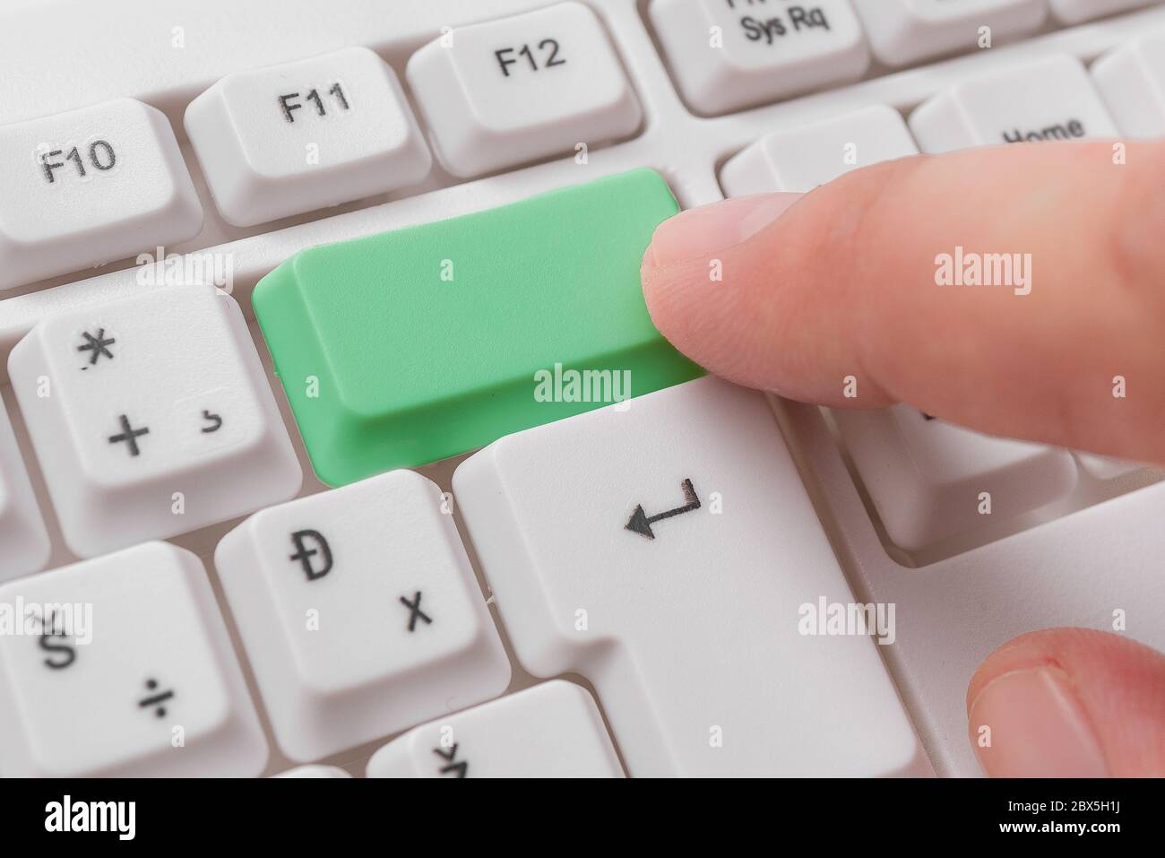 Pc Keyboard Key With Empty Note Paper Above Copy Space Stock Photo - Alamy