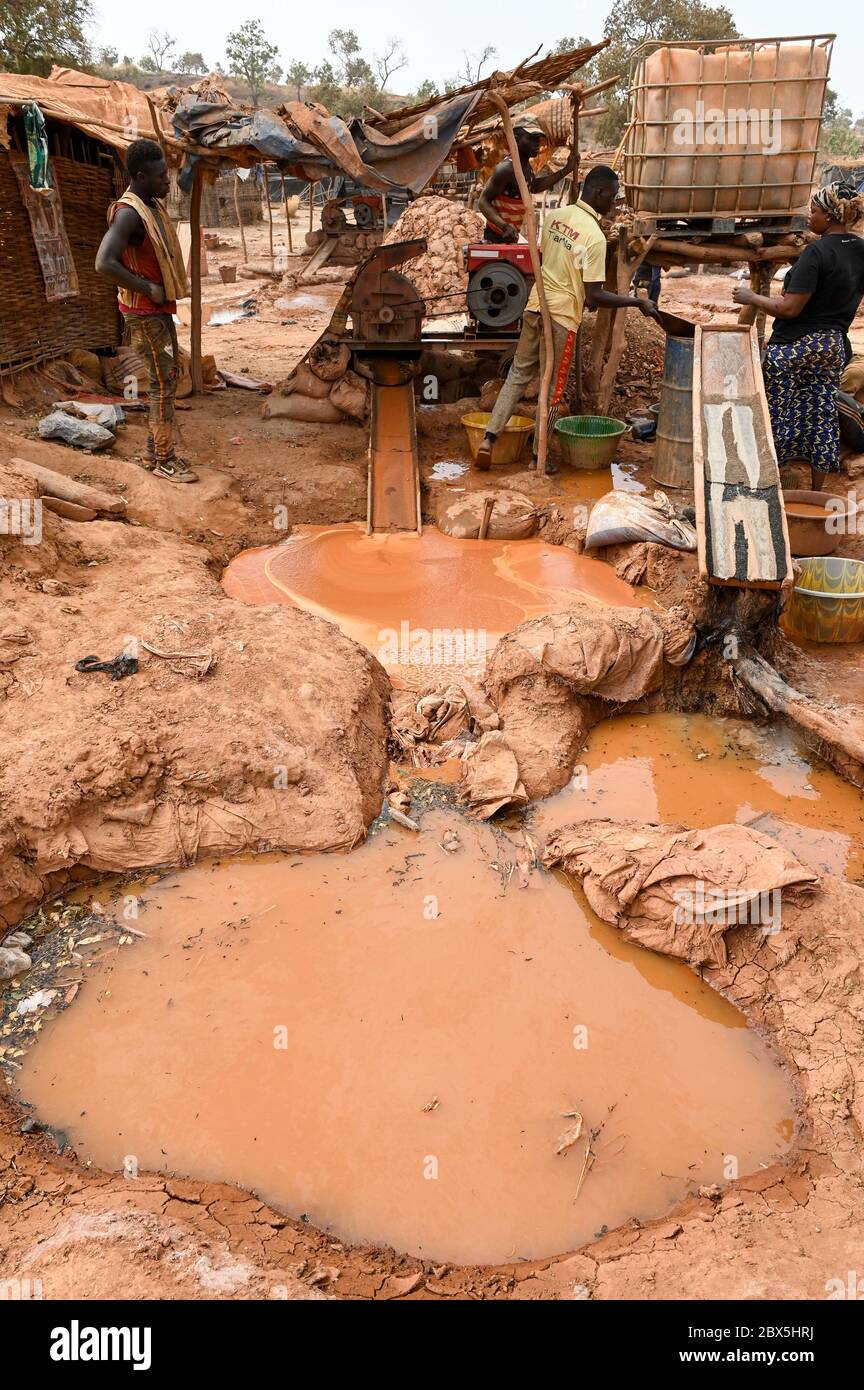 Artisanal mining mali hi-res stock photography and images - Alamy