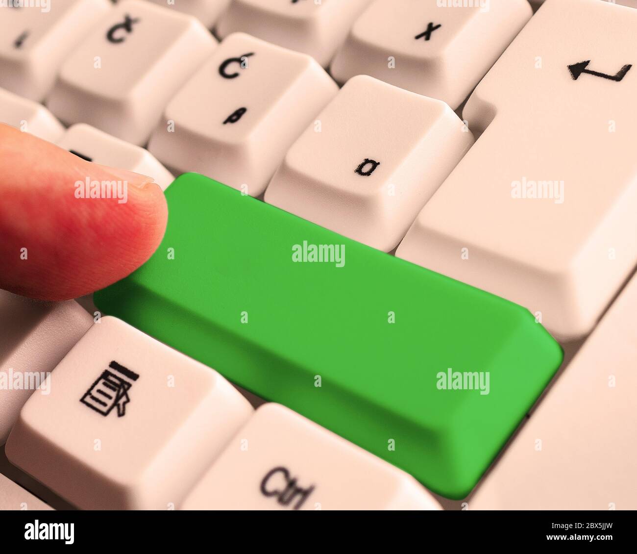 White Pc Keyboard With Empty Note Paper Above White Key Copy Space ...