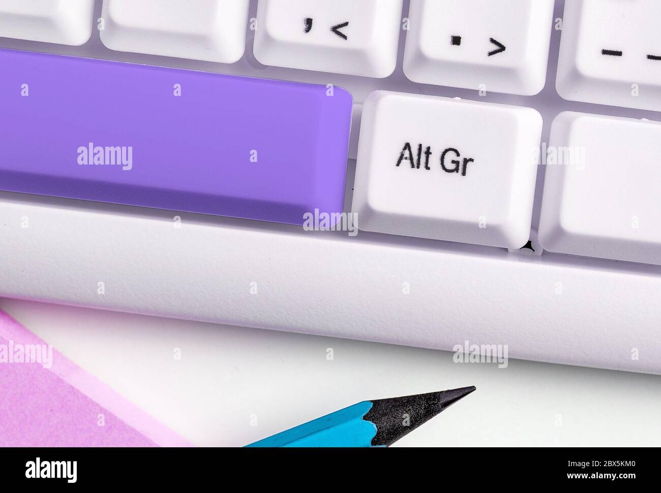 Pc Keyboard Key With Empty Note Paper Above Copy Space Stock Photo - Alamy