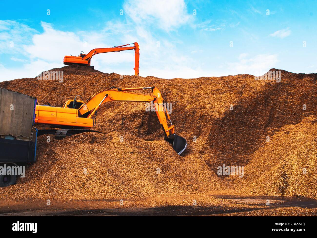 Construction material loading hi-res stock photography and images - Alamy