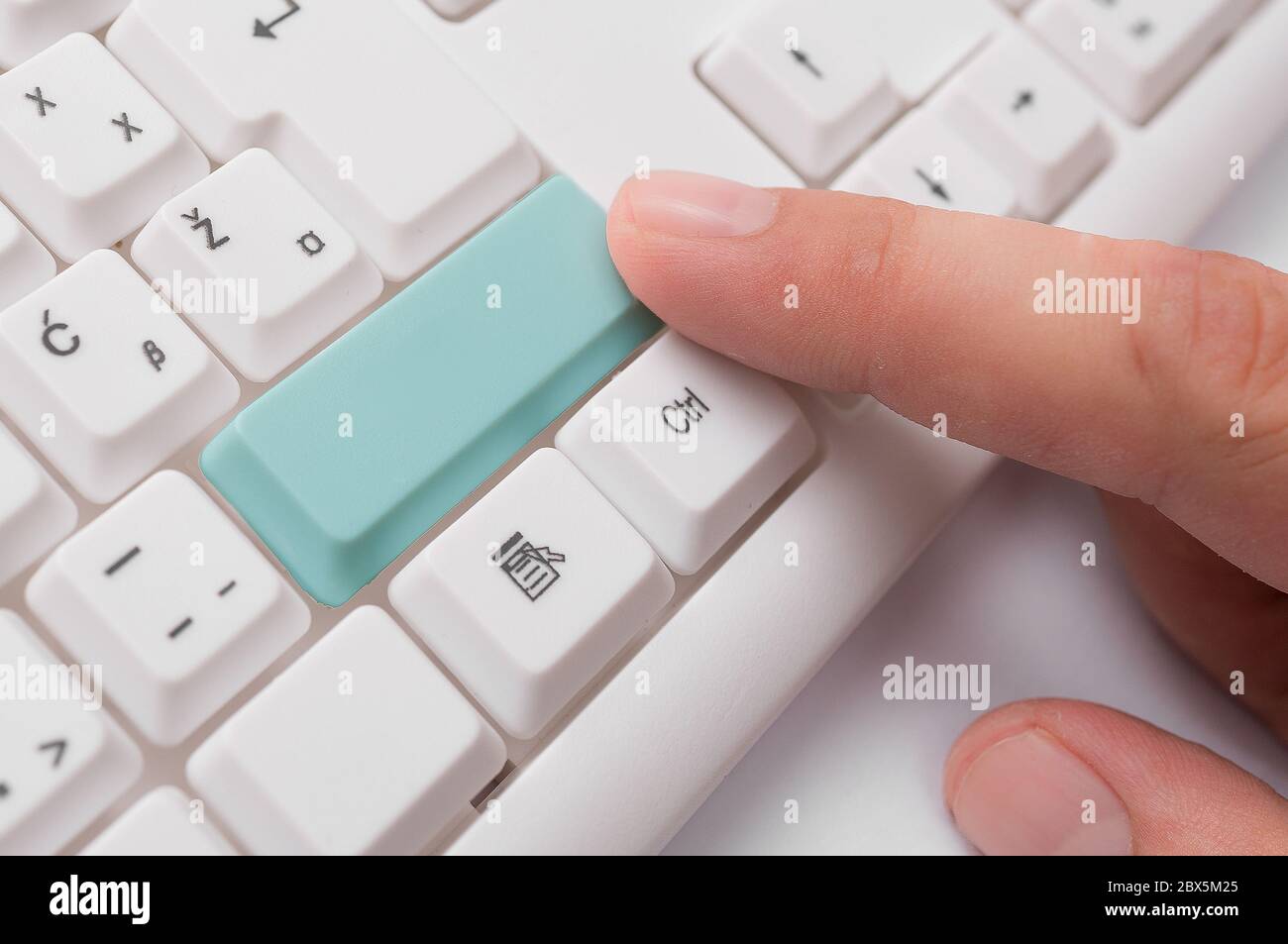Pc Keyboard Key With Empty Note Paper Above Copy Space Stock Photo - Alamy