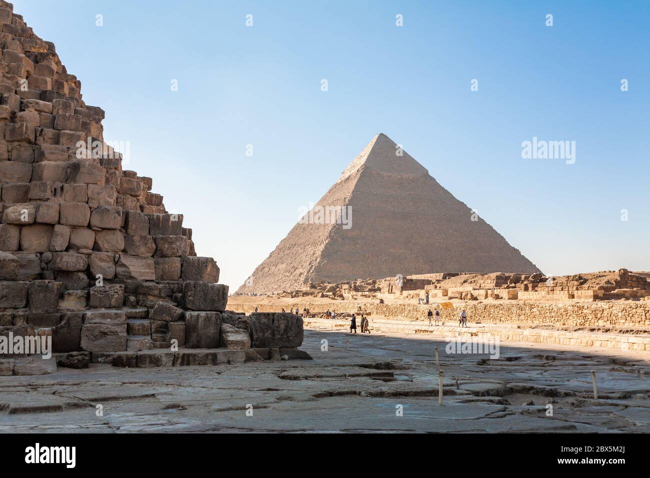 Тhe Pyramid of Khafre, Giza pyramid complex, Egypt Stock Photo - Alamy