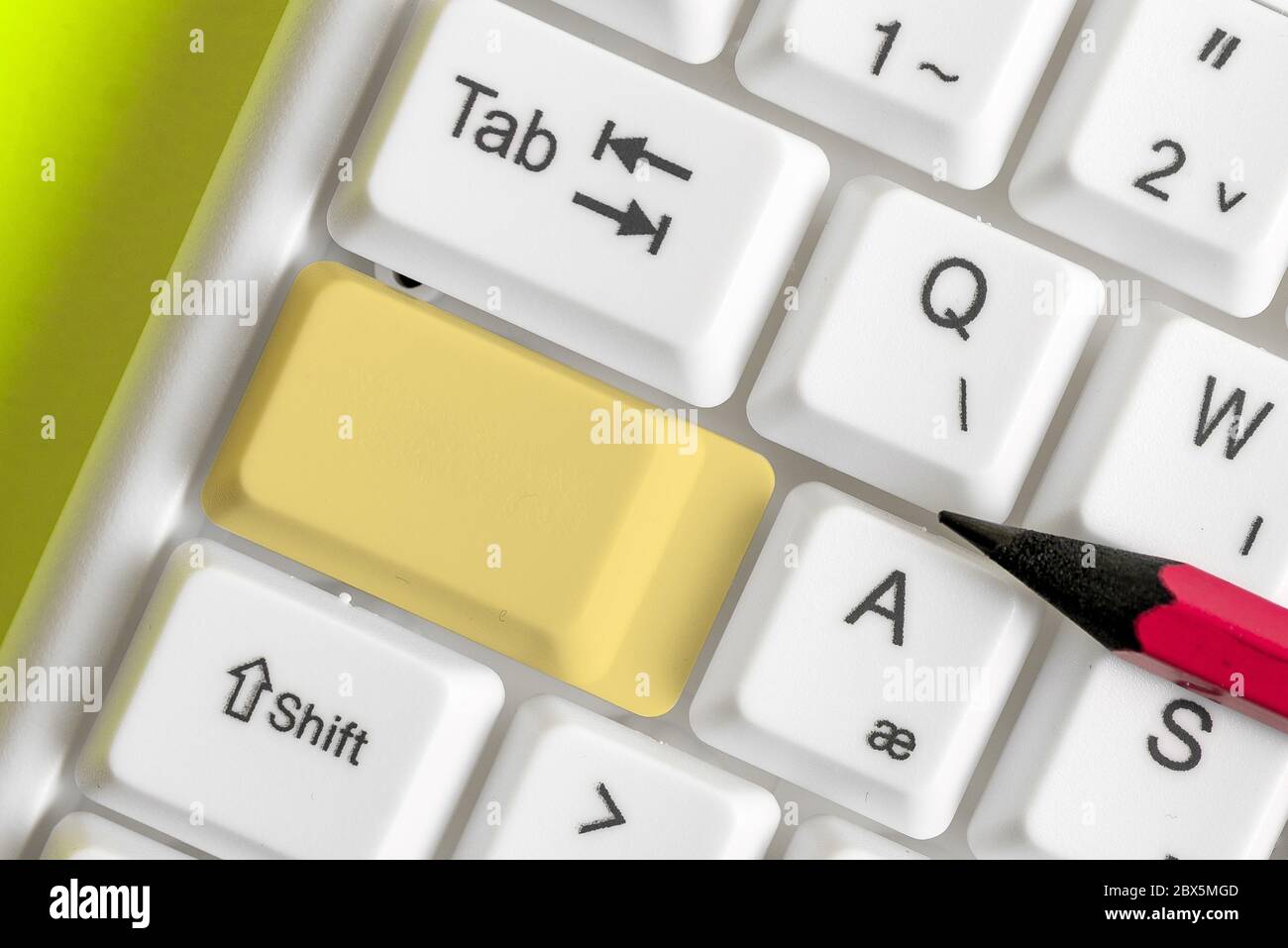 Pc Keyboard Key With Empty Note Paper Above Copy Space Stock Photo - Alamy