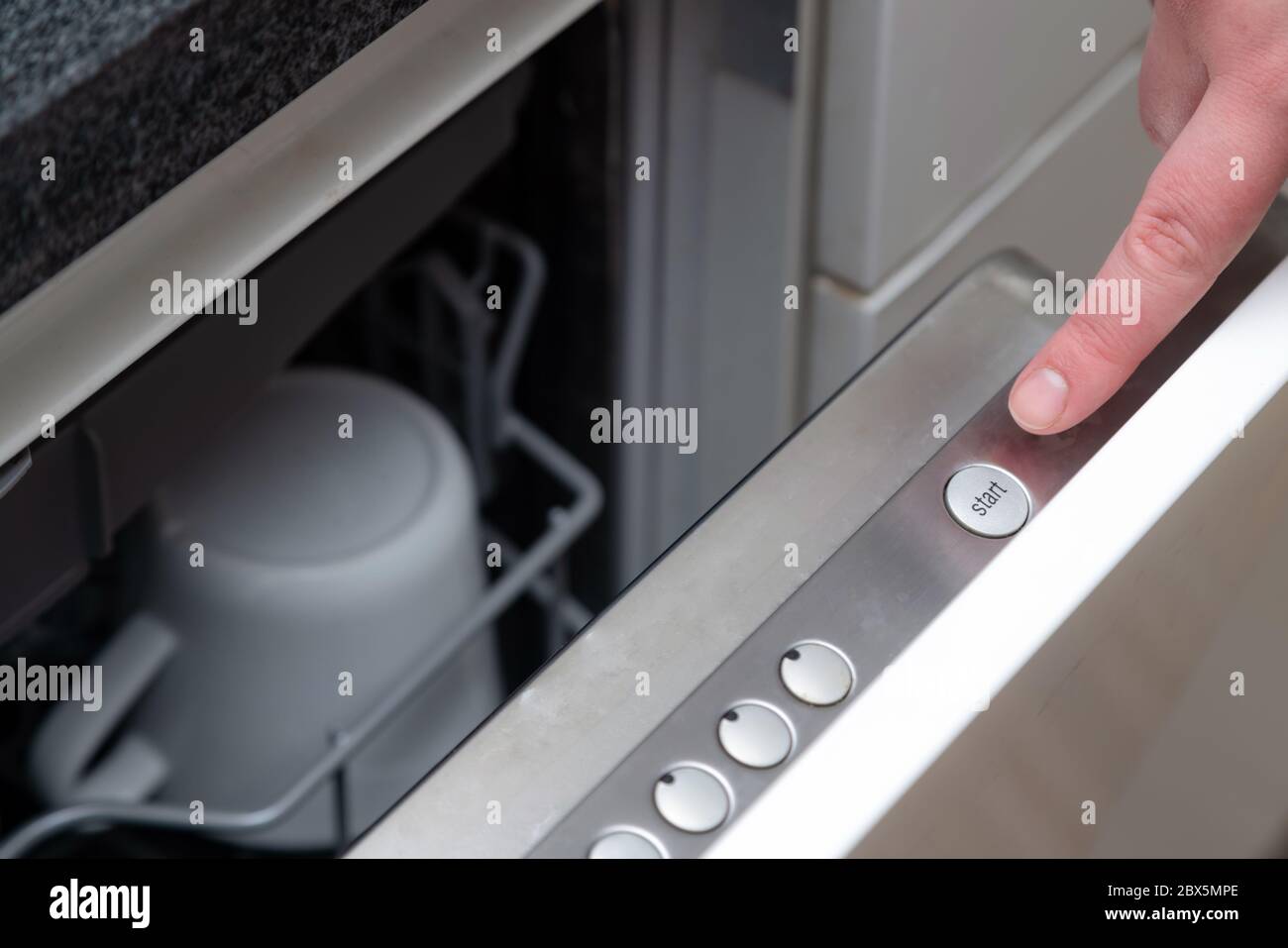 Dish washer hi-res stock photography and images - Alamy