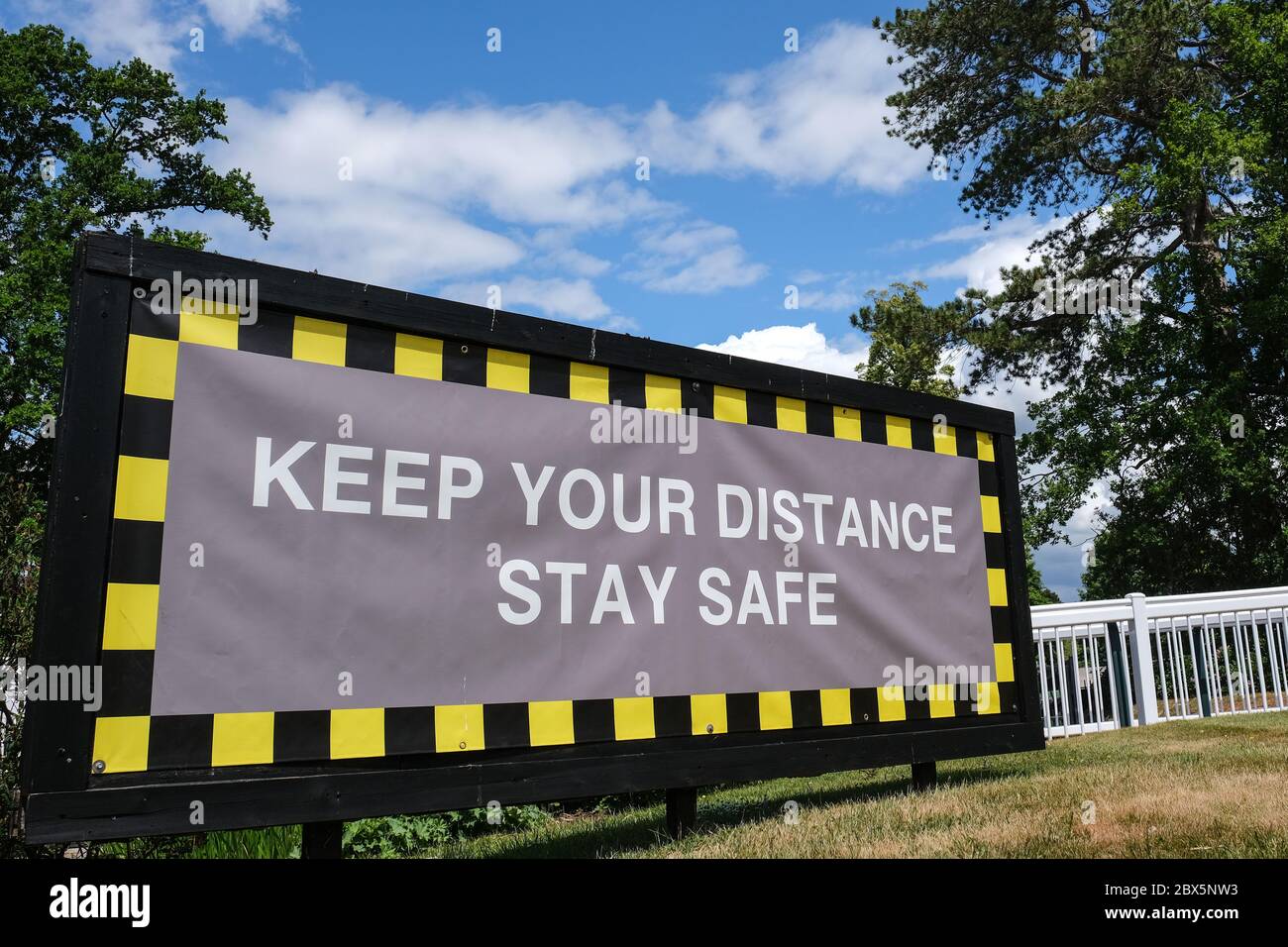 Stay safe sign hi-res stock photography and images - Alamy