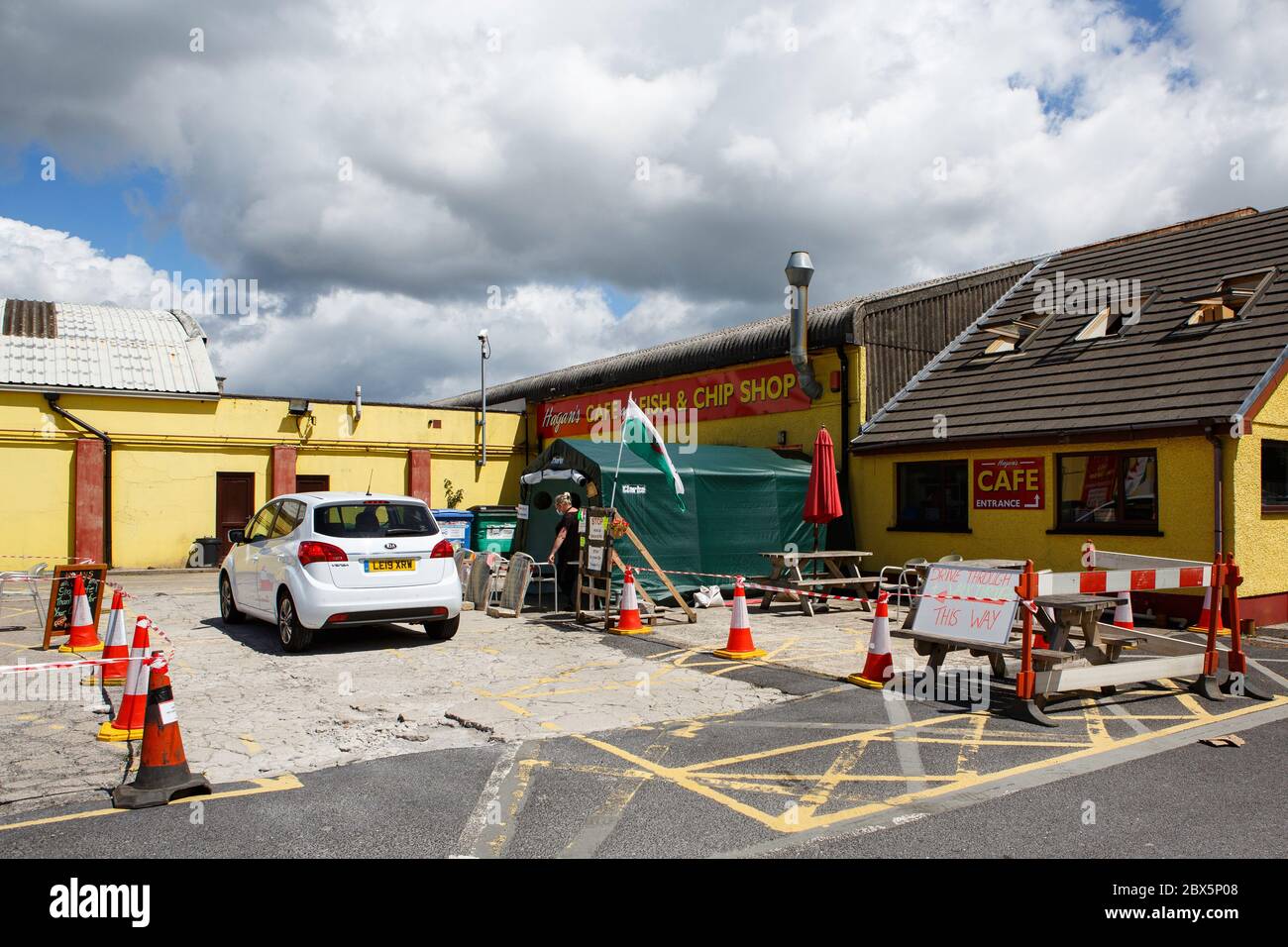 Covid 19 chip shop hi-res stock photography and images - Alamy
