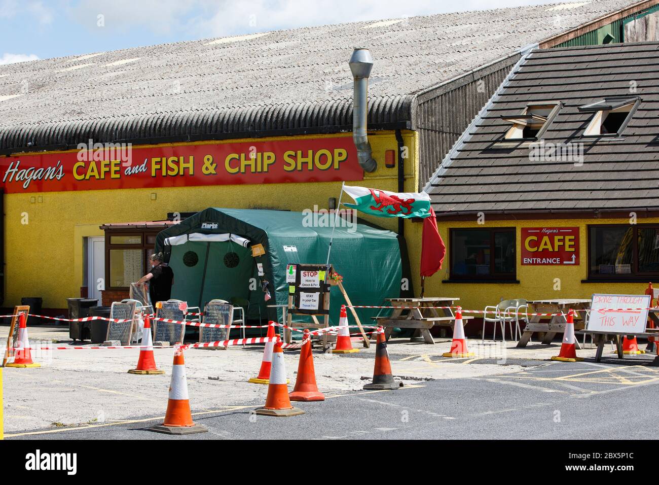 Covid 19 chip shop hi-res stock photography and images - Alamy